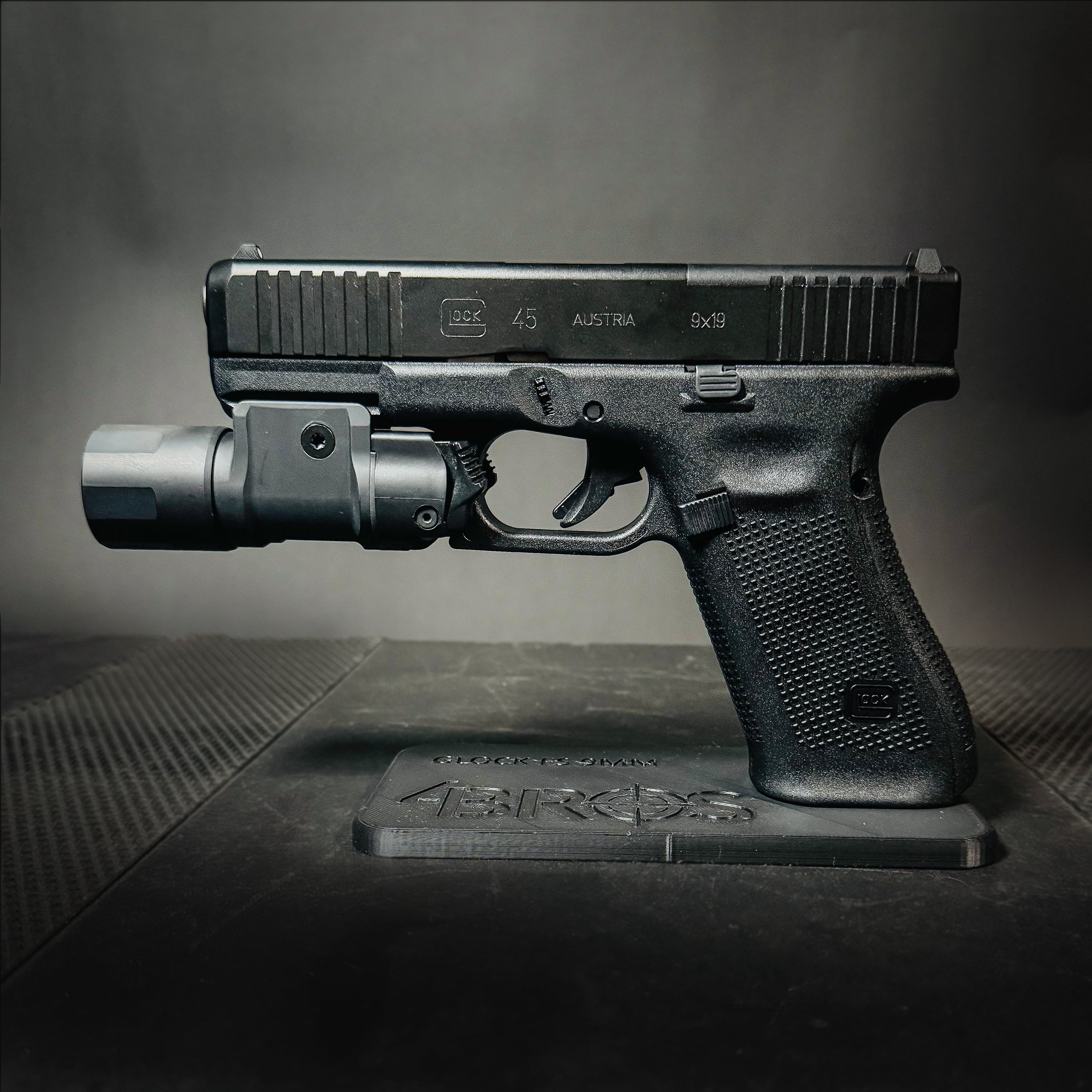 4Bros Glock Pistol Stand – Four Brothers