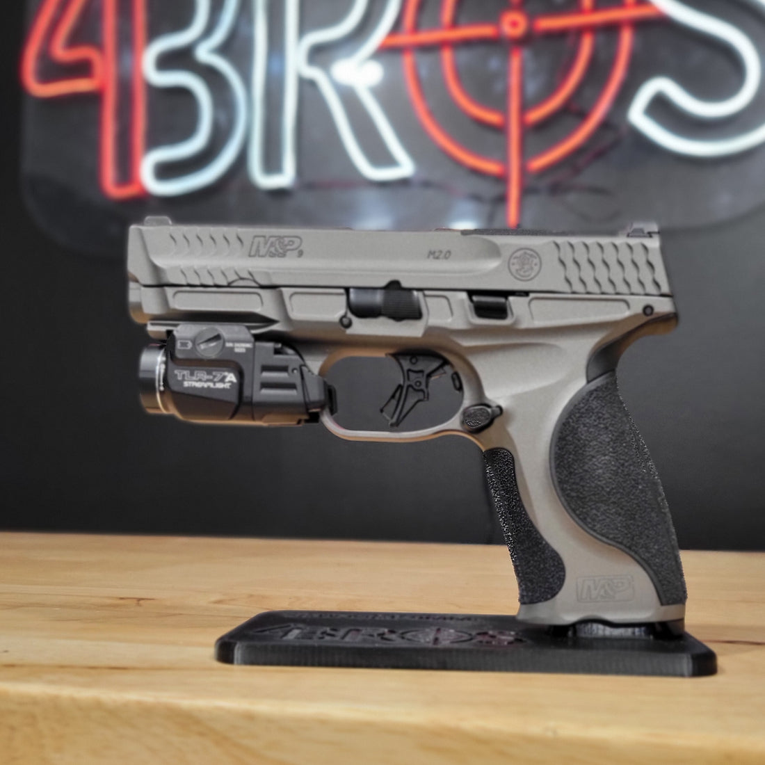 4Bros Smith & Wesson M&P 9MM Pistol Stand – Four Brothers